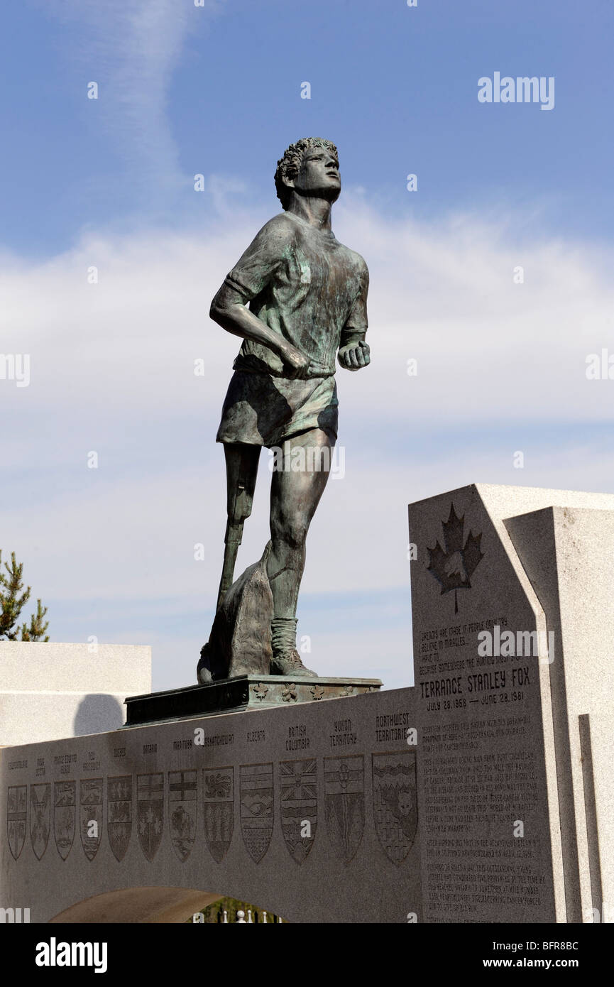 Terry fox memorial monument thunder hi-res stock photography and images ...