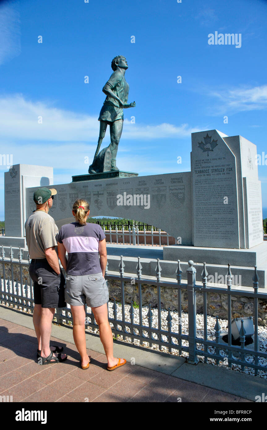 Terry fox memorial monument thunder hi-res stock photography and images ...