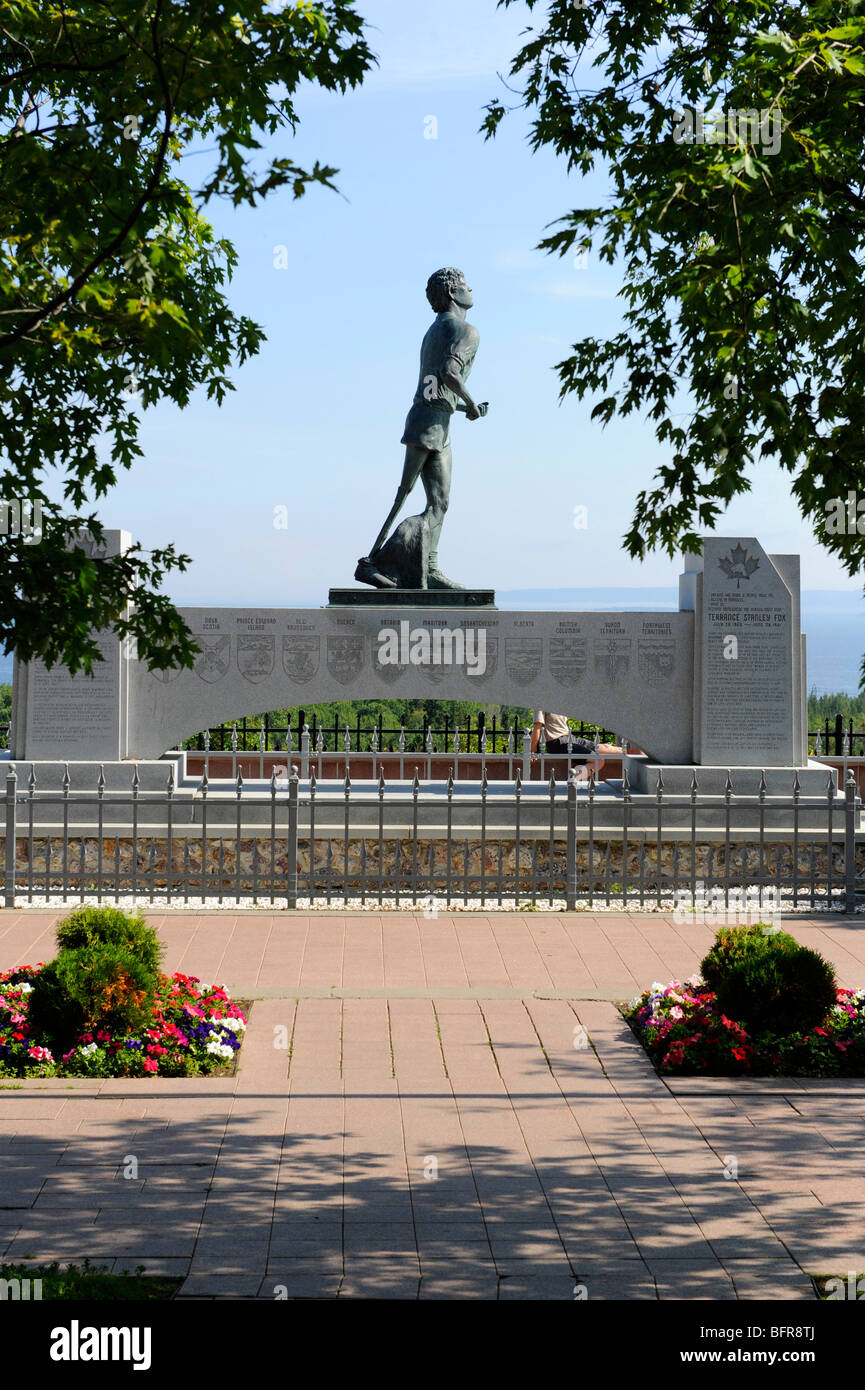 Terry fox memorial monument thunder hi-res stock photography and images ...