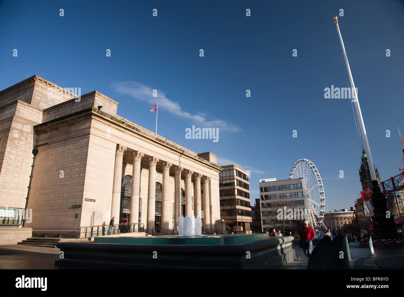 City Hall and the big wheel, the Sheffield Eye, on Fargate, Sheffield ...