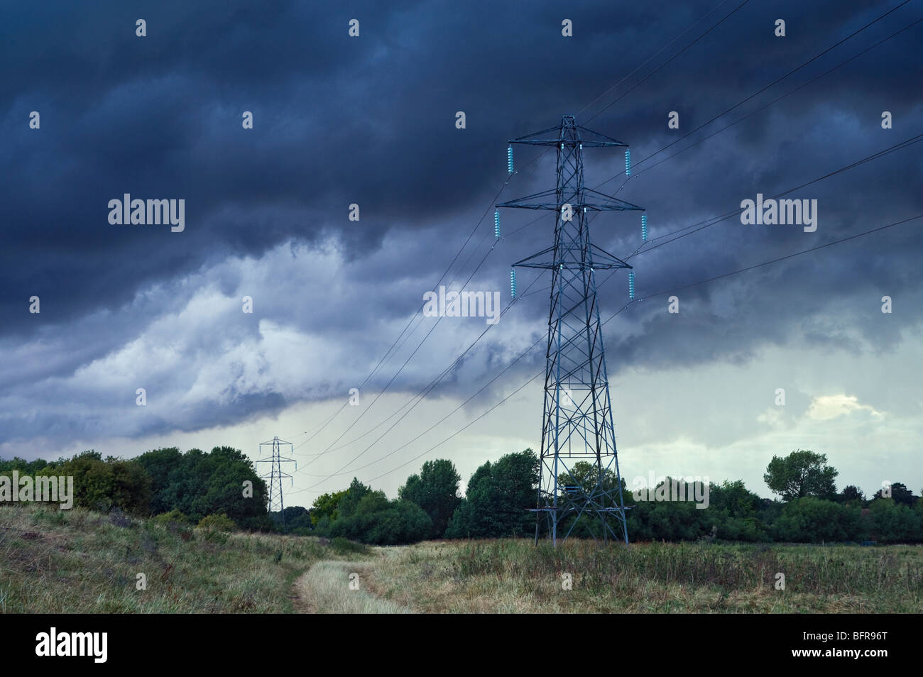 Power pylons uk hi-res stock photography and images - Alamy