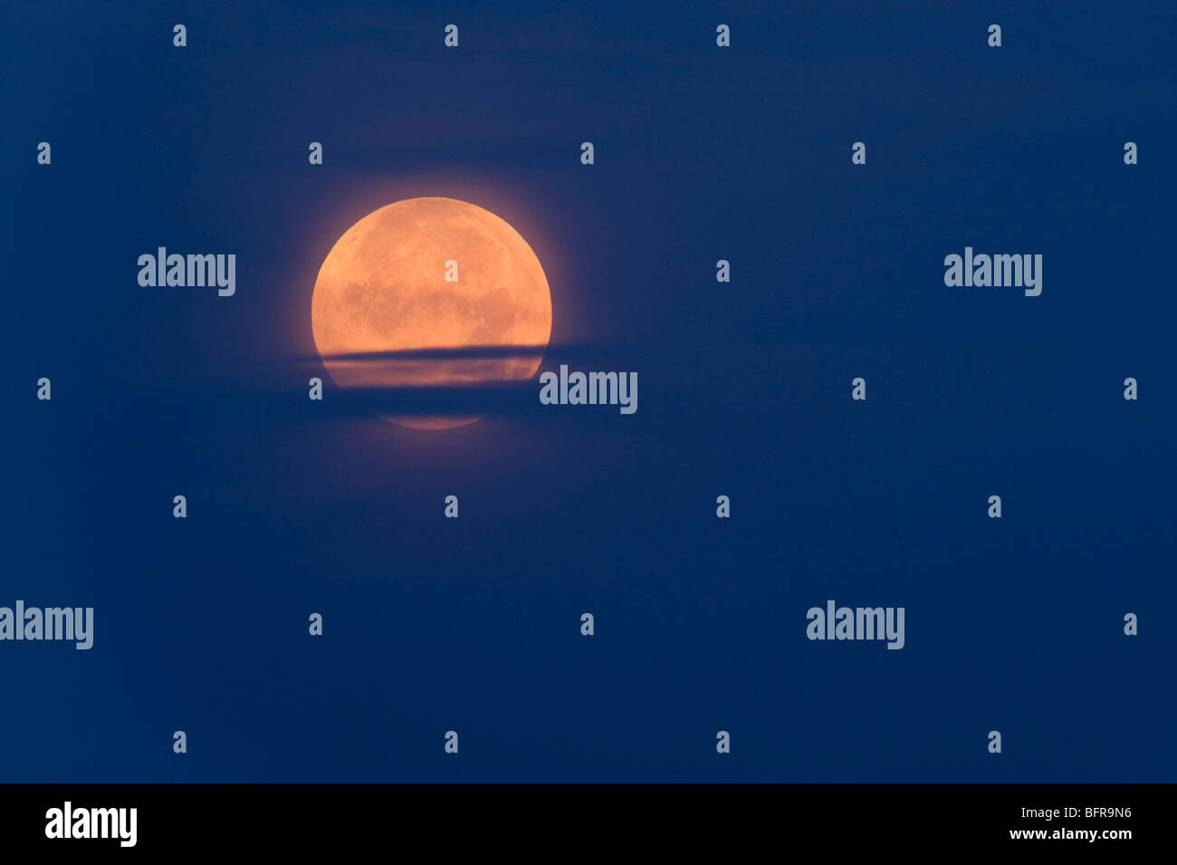 Rain full moon hi-res stock photography and images - Alamy