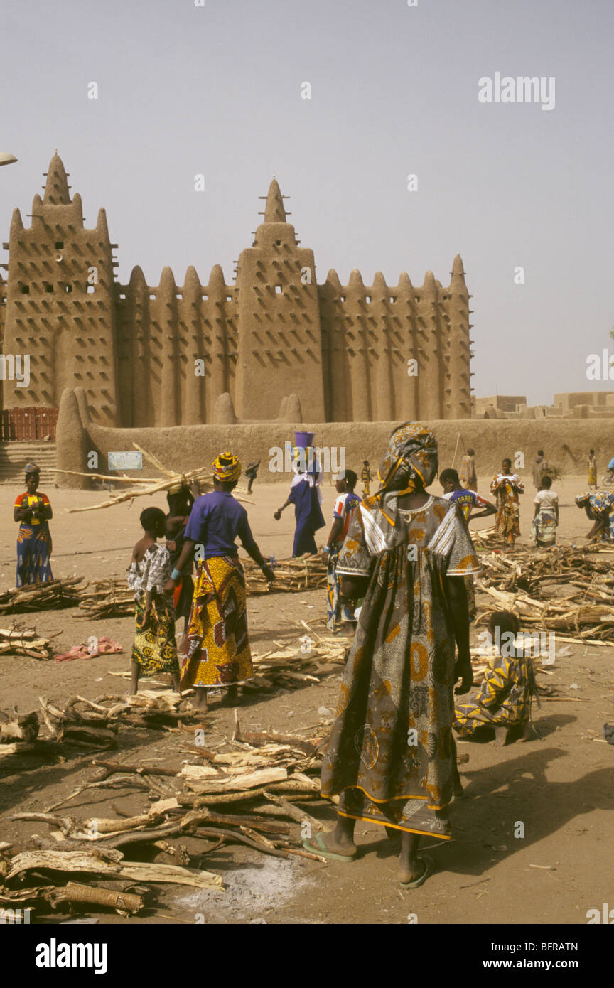 Sold At African Markets High Resolution Stock Photography and Images ...