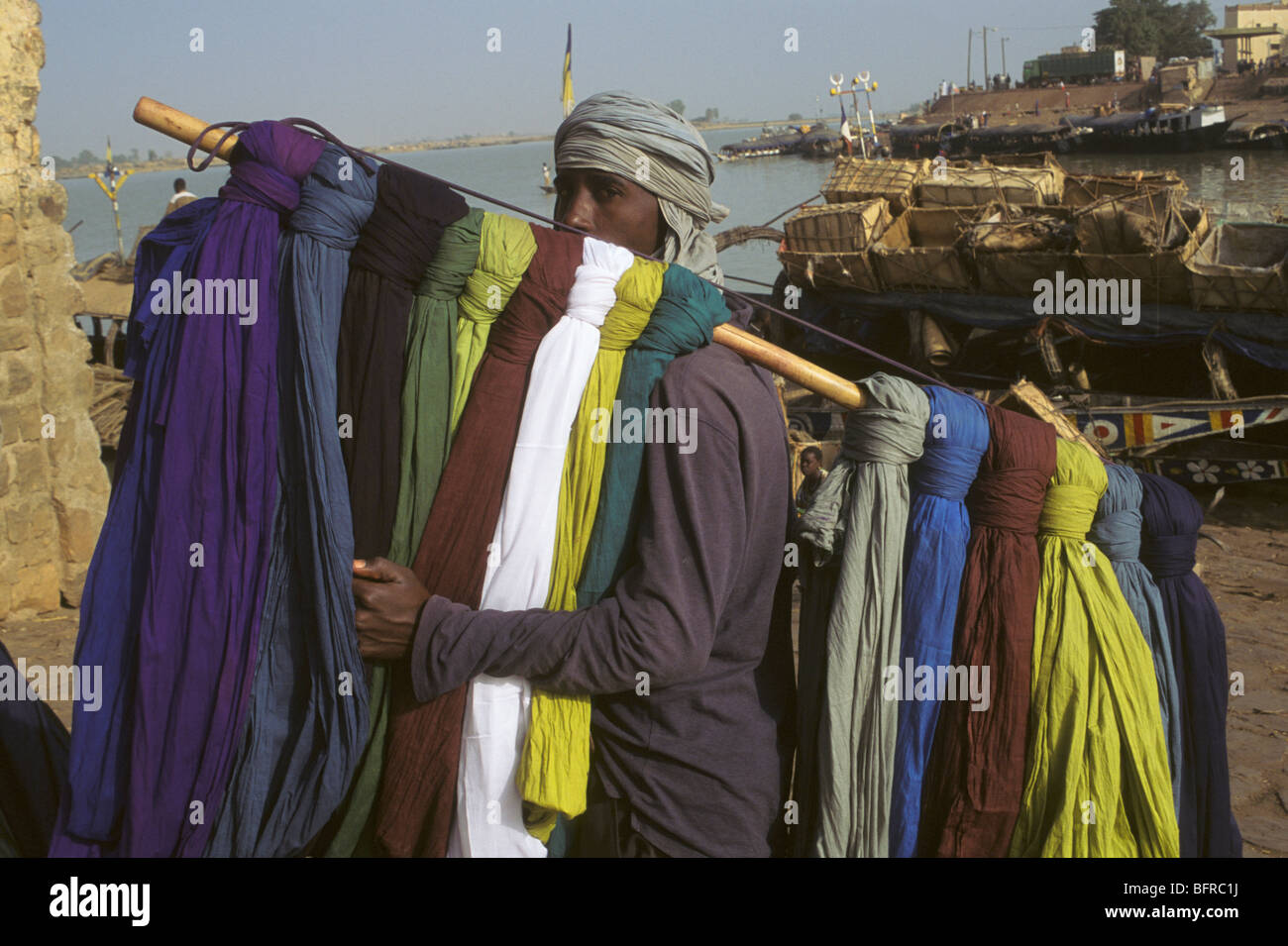 Silk cloth hi-res stock photography and images - Alamy