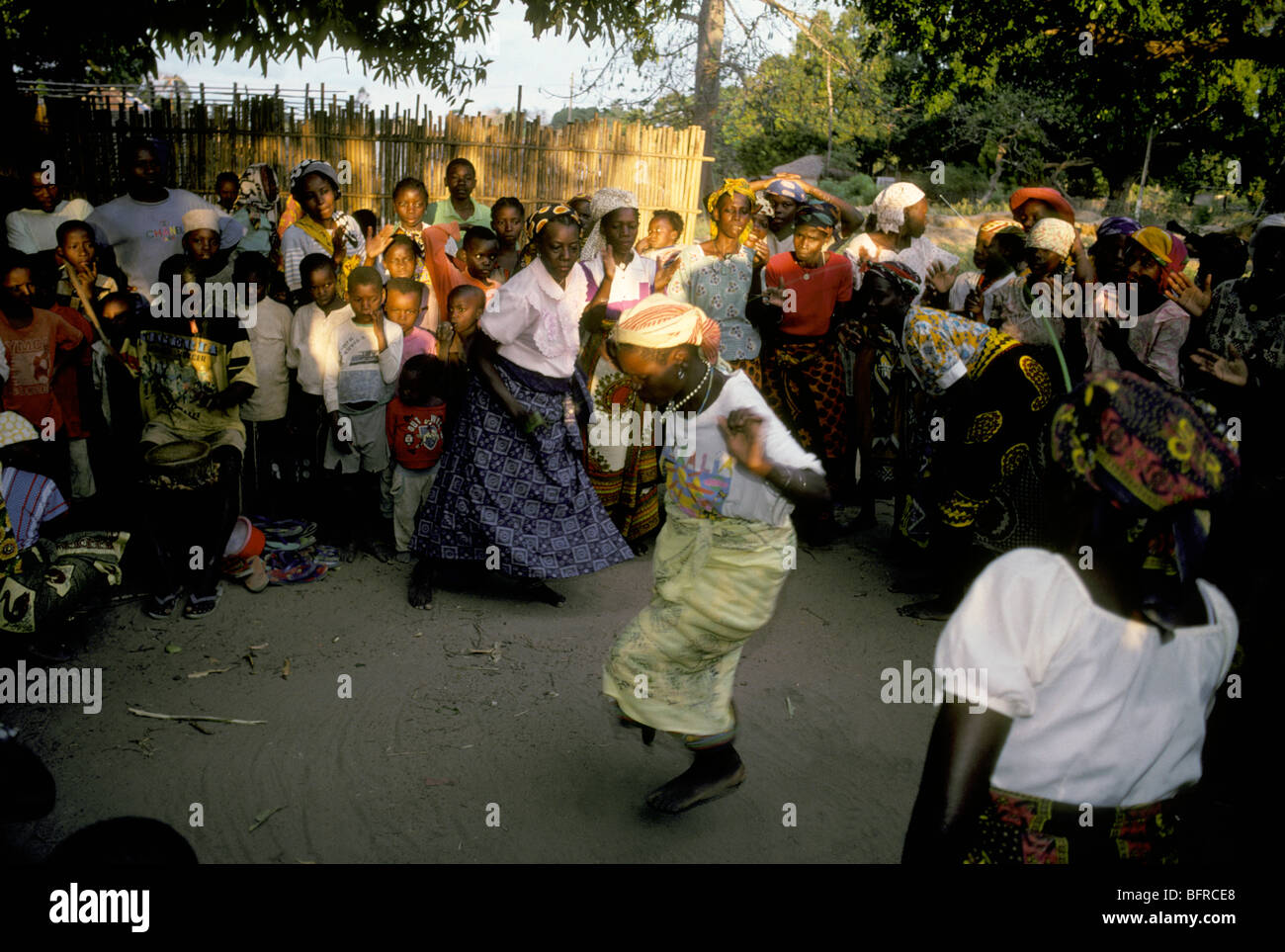 Large crowd of people gathered hi-res stock photography and images - Alamy