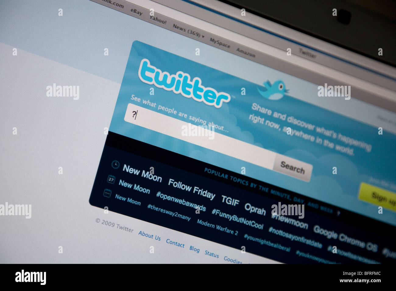 Twitter exchange hi-res stock photography and images - Alamy