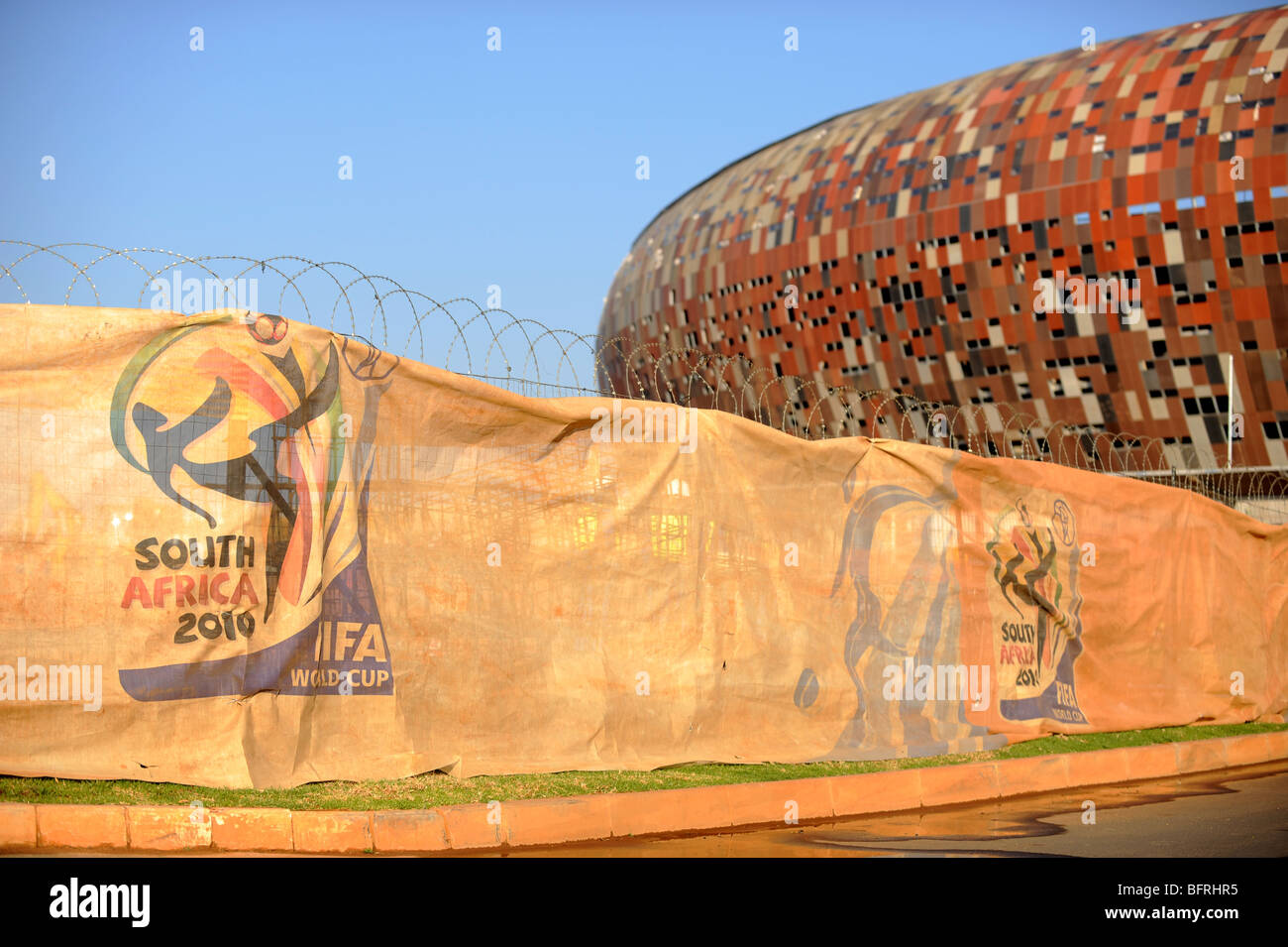 Construction of Soccer City Stadium in South Africa - venue for 2010 ...