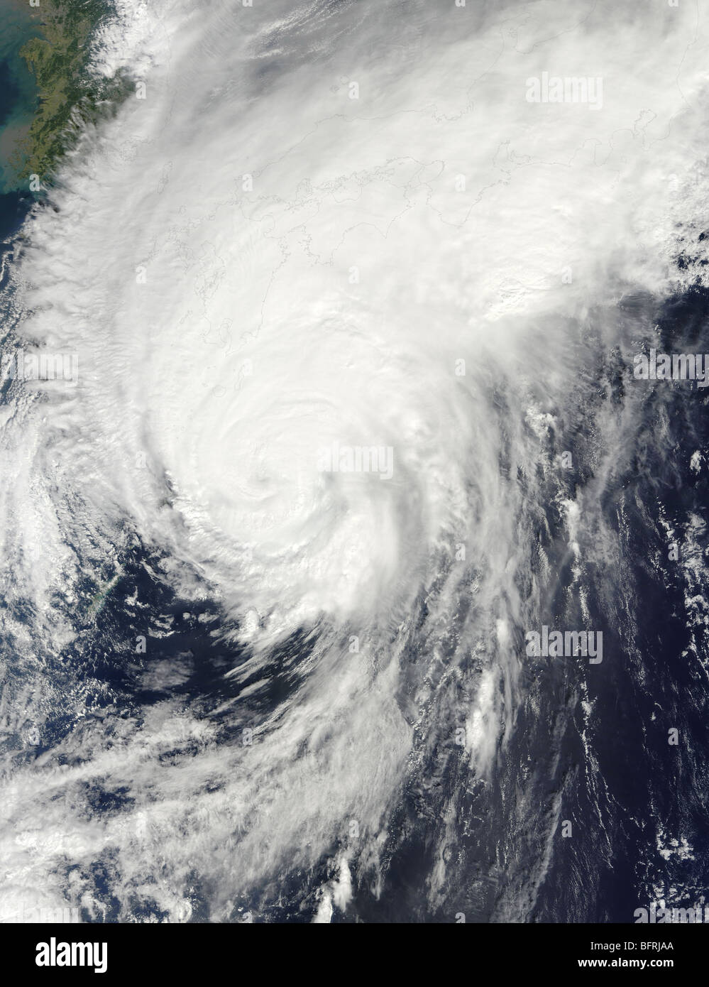 October 7, 2009 - Typhoon Melor approaching Japan Stock Photo - Alamy