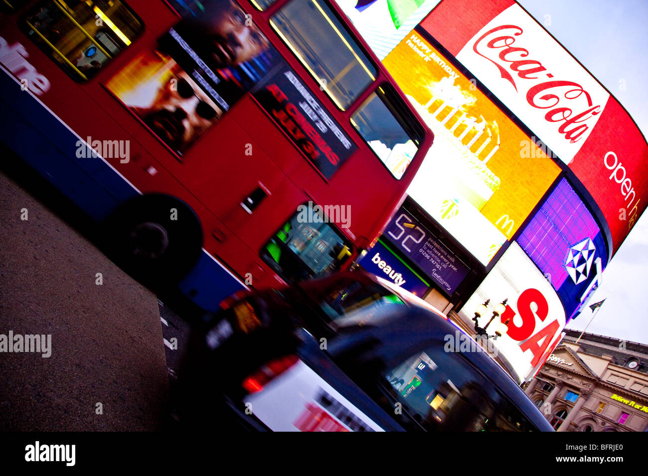 Picaddilly circus traffic hi-res stock photography and images - Alamy