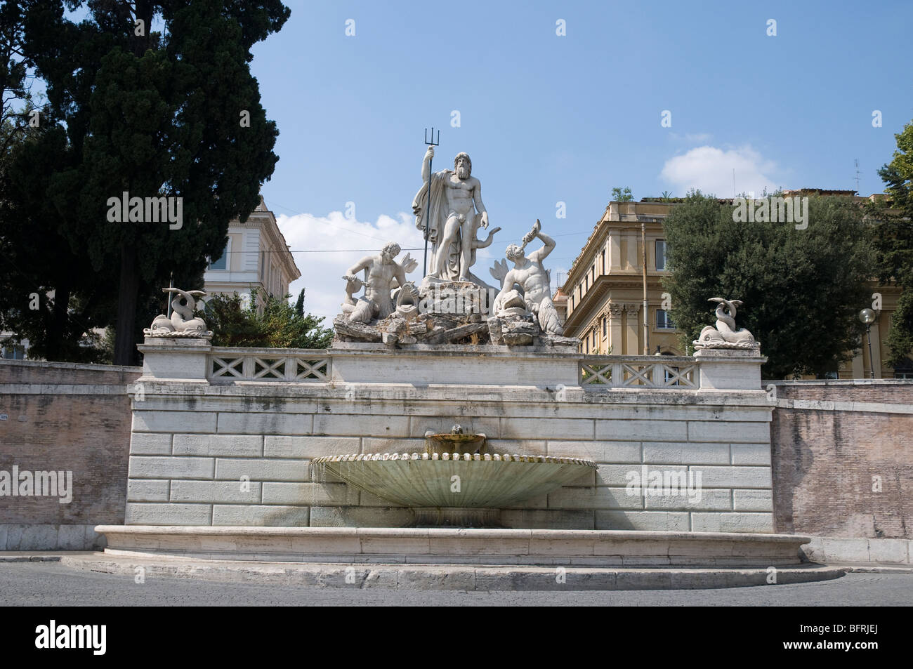 Neptune roman god water sculpture hi-res stock photography and images ...