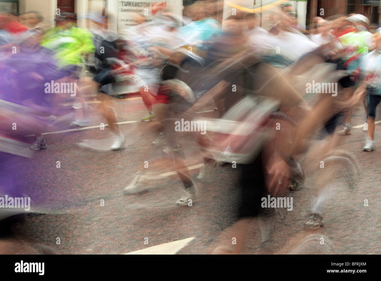 Running a marathon hi-res stock photography and images - Alamy