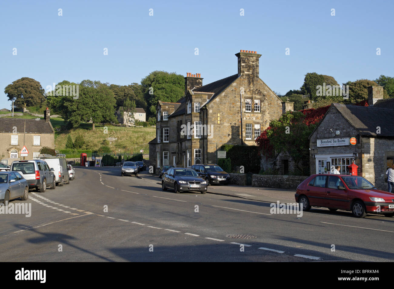 Hartington village in peak district hi-res stock photography and images ...