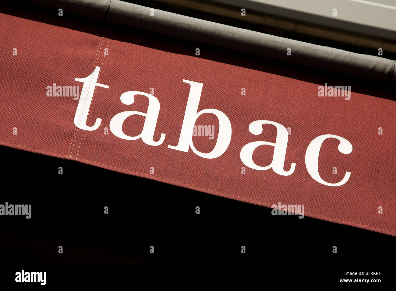 Tabac france shop sign hi-res stock photography and images - Alamy