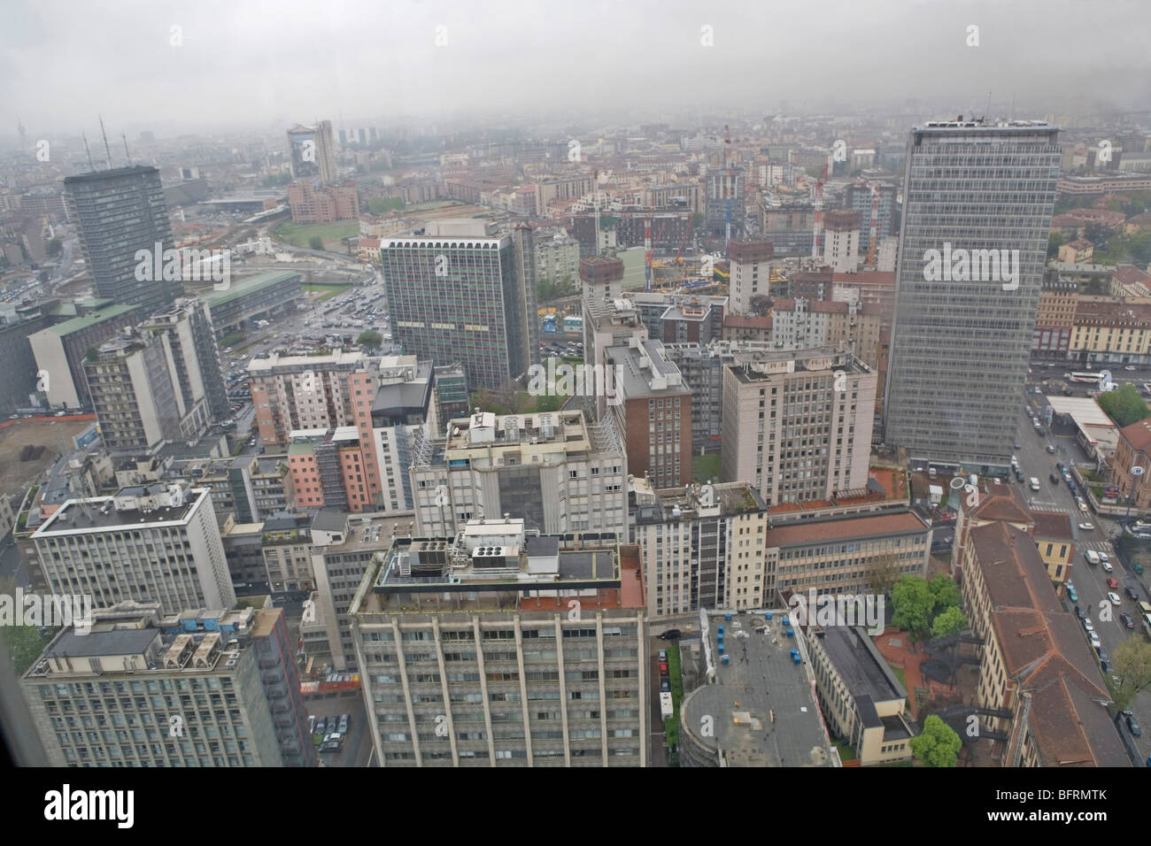 View of pirelli skyscraper hi-res stock photography and images - Alamy