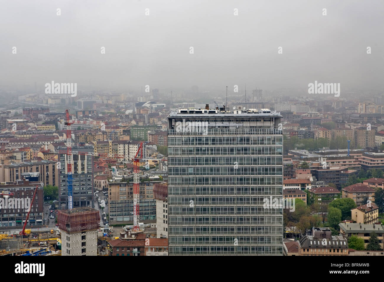 View of pirelli skyscraper hi-res stock photography and images - Alamy