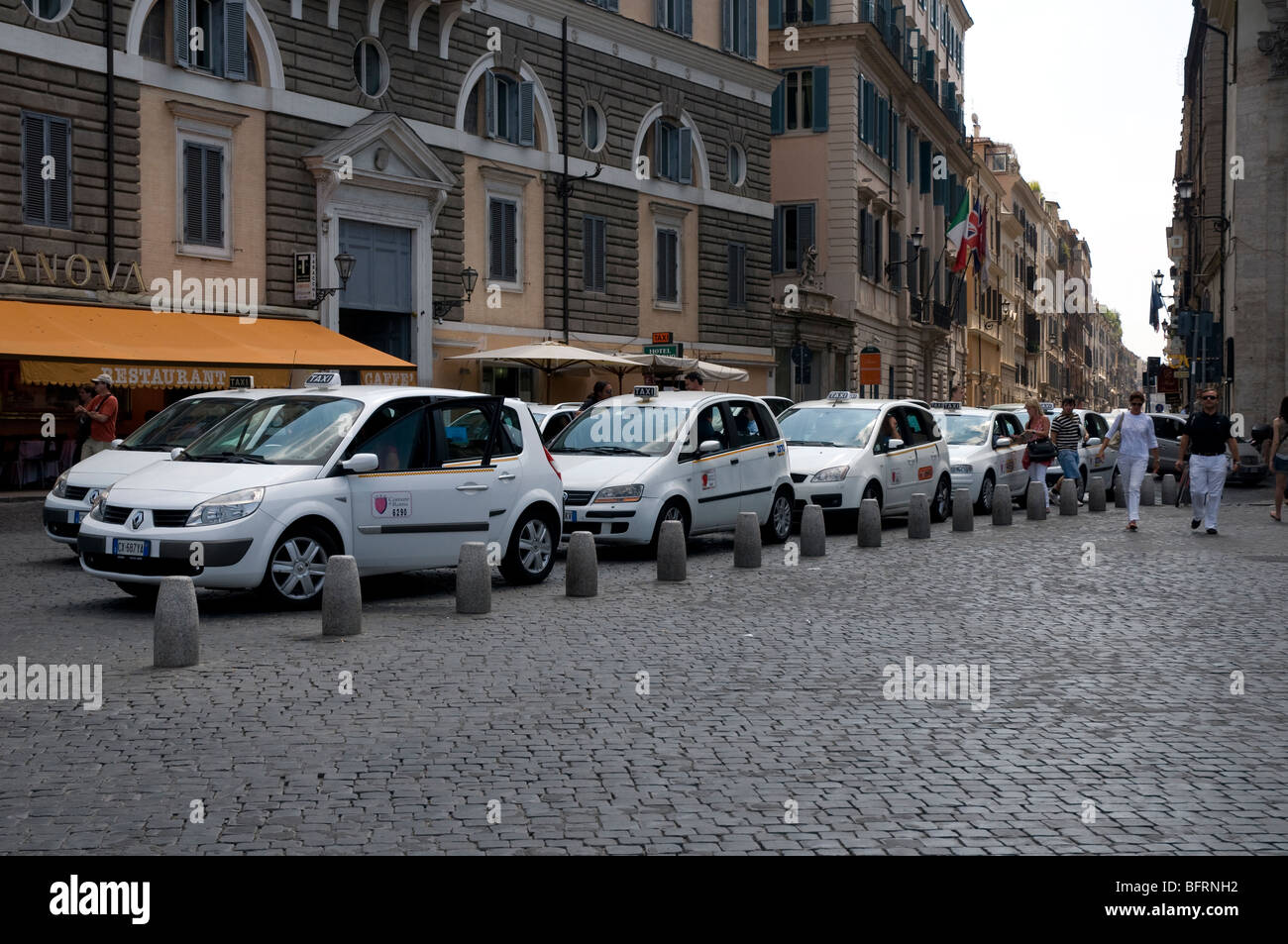 Italian taxi driver with taxi hi-res stock photography and images - Alamy