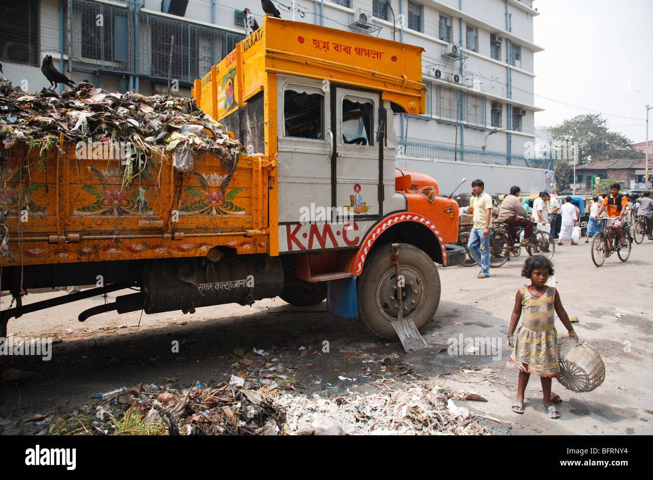 India garbage hi-res stock photography and images - Alamy