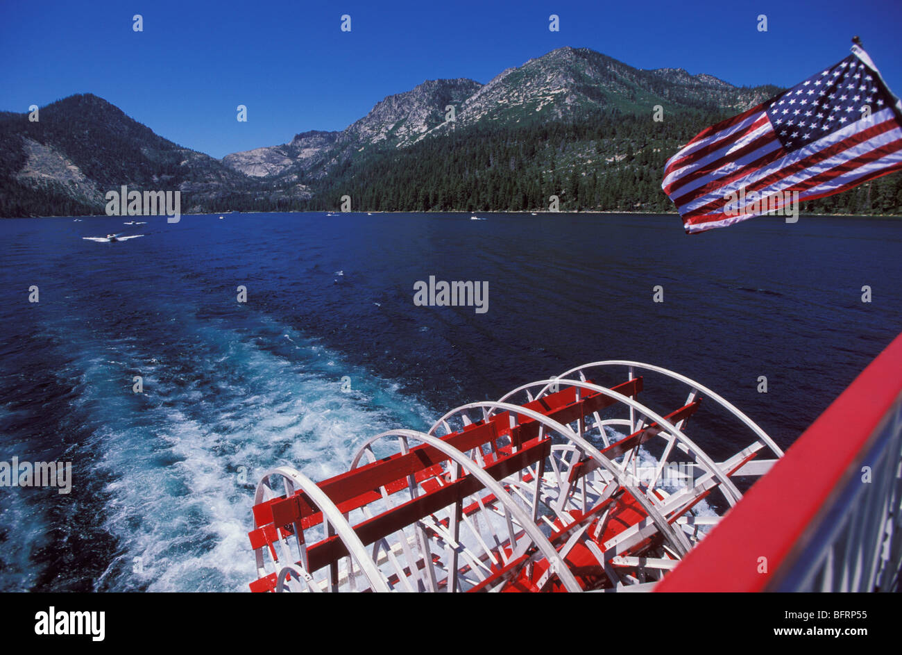 American Flag Wake Boat High Resolution Stock Photography and Images ...