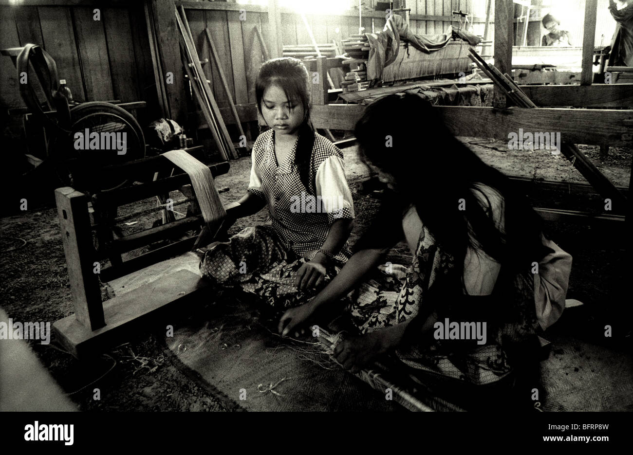 Child labour textile factory hi-res stock photography and images - Alamy