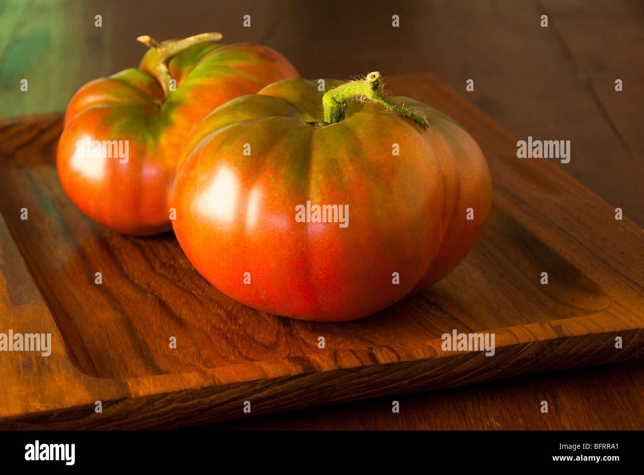 Two ripening green tomatoes hi-res stock photography and images - Alamy