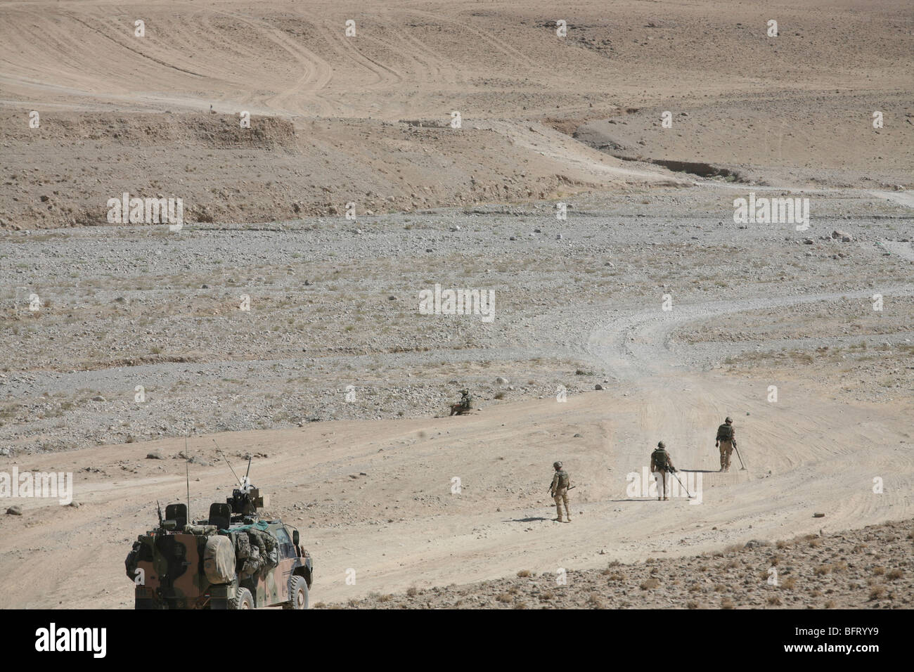 Roadside bombs hi-res stock photography and images - Alamy