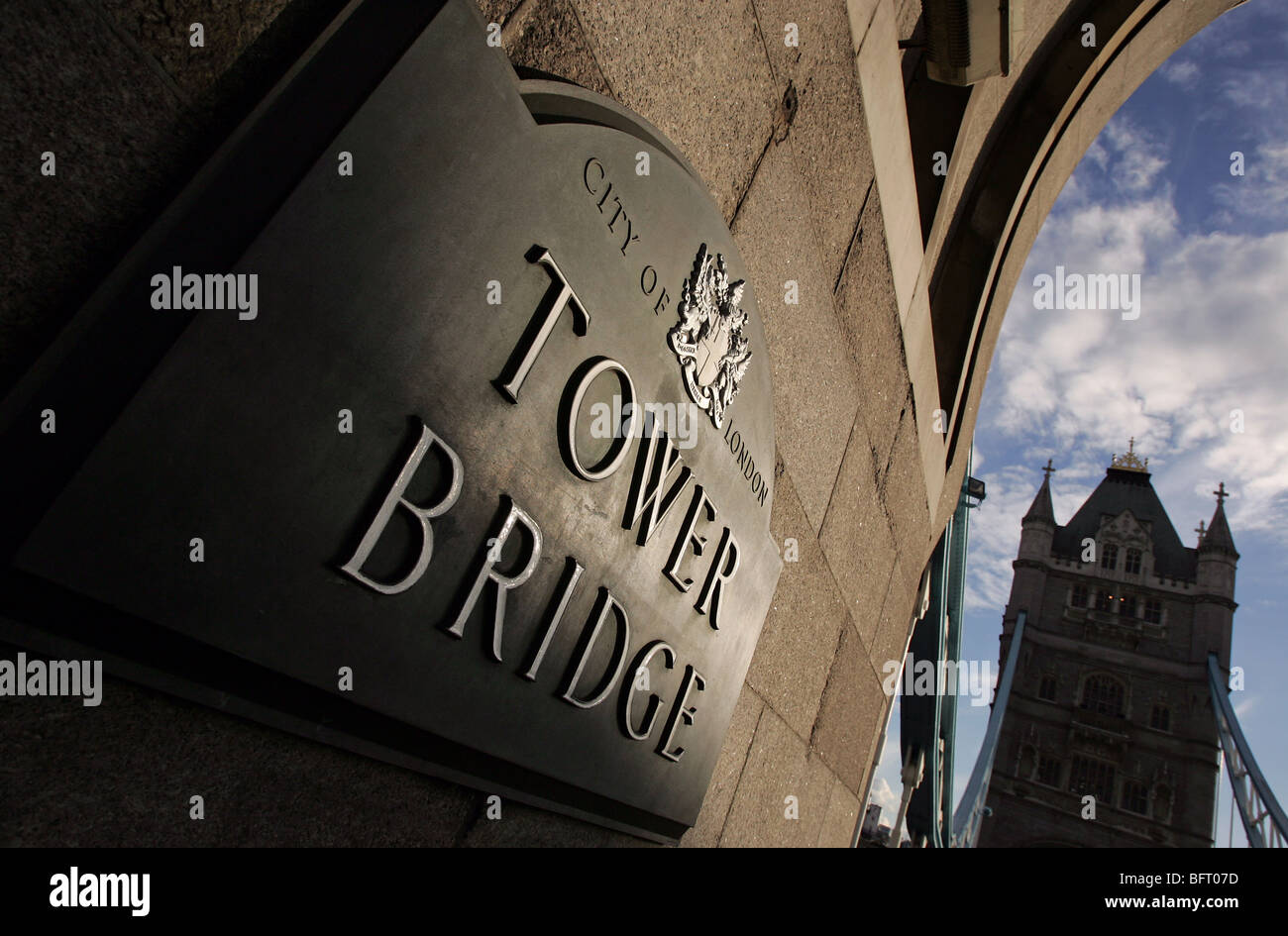 Sign tower bridge name hi-res stock photography and images - Alamy