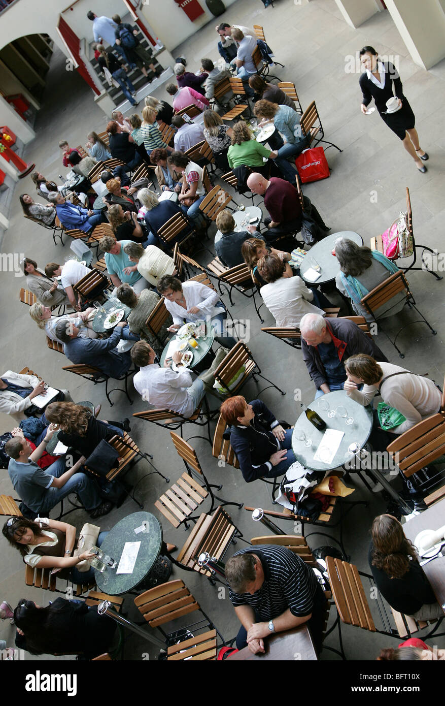Eating out covent garden hi-res stock photography and images - Alamy