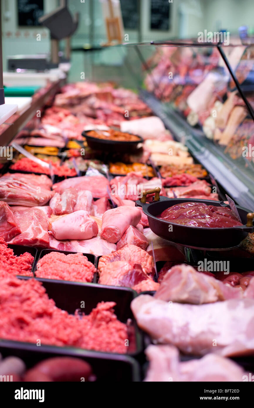 Butcher displaying beef hi-res stock photography and images - Alamy