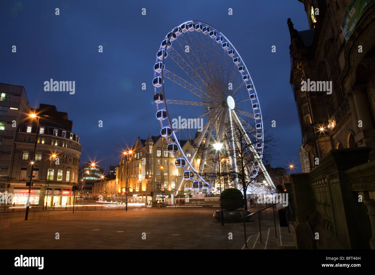 A night shot of the big wheel, the Sheffield Eye, on Fargate, Sheffield ...