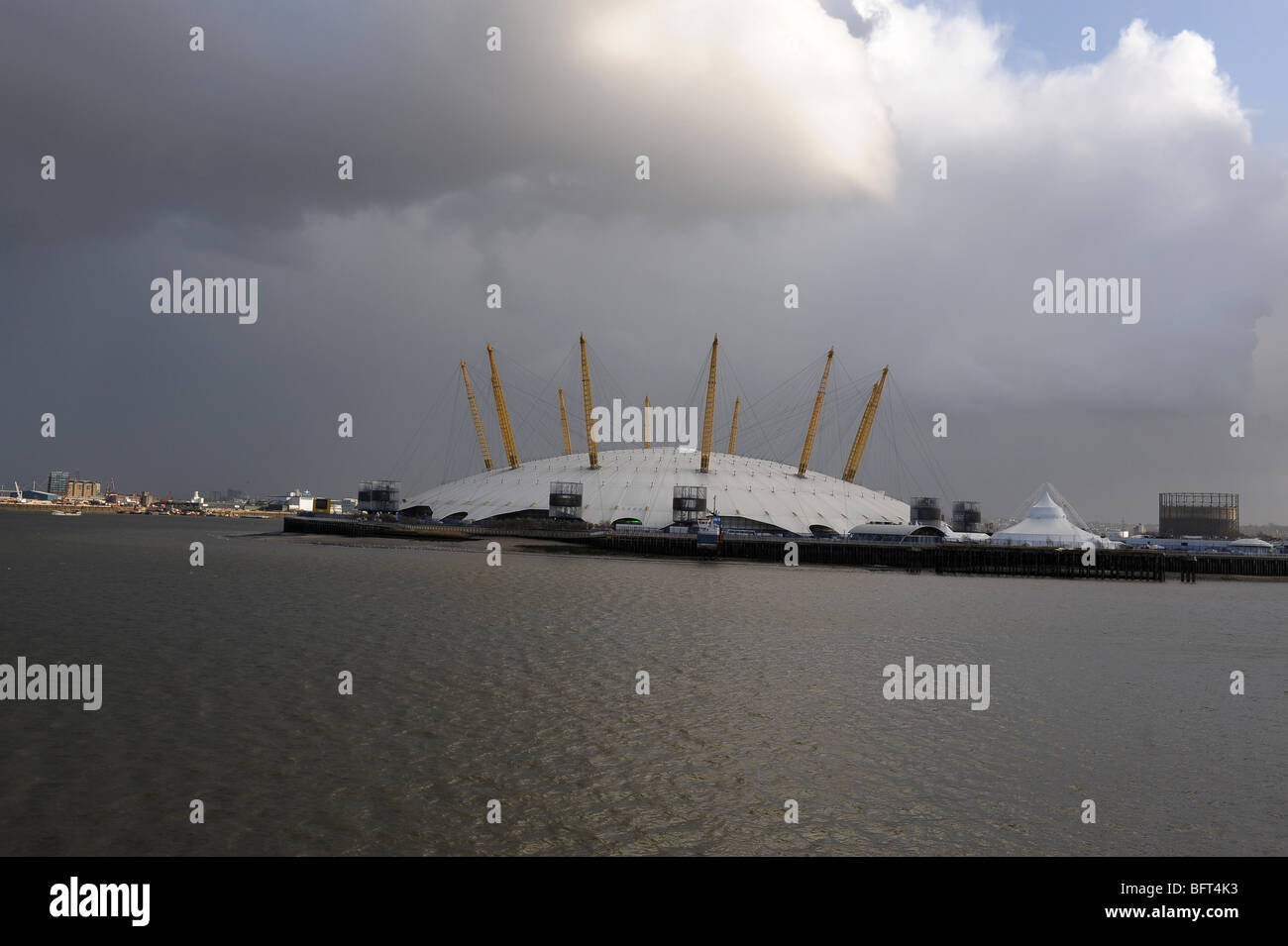 Millenium dome night hi-res stock photography and images - Alamy