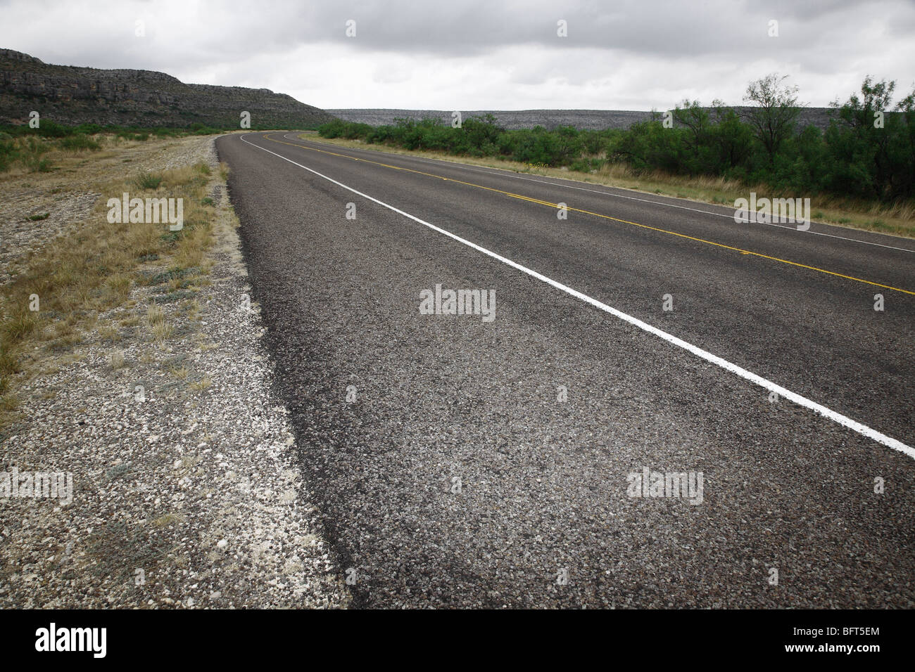 Mountain road scenic landscape hi-res stock photography and images - Alamy