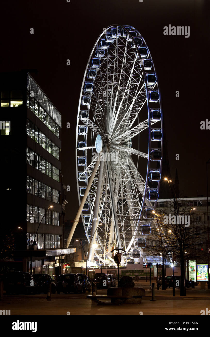 A night shot of the big wheel, the Sheffield Eye, on Fargate, Sheffield ...