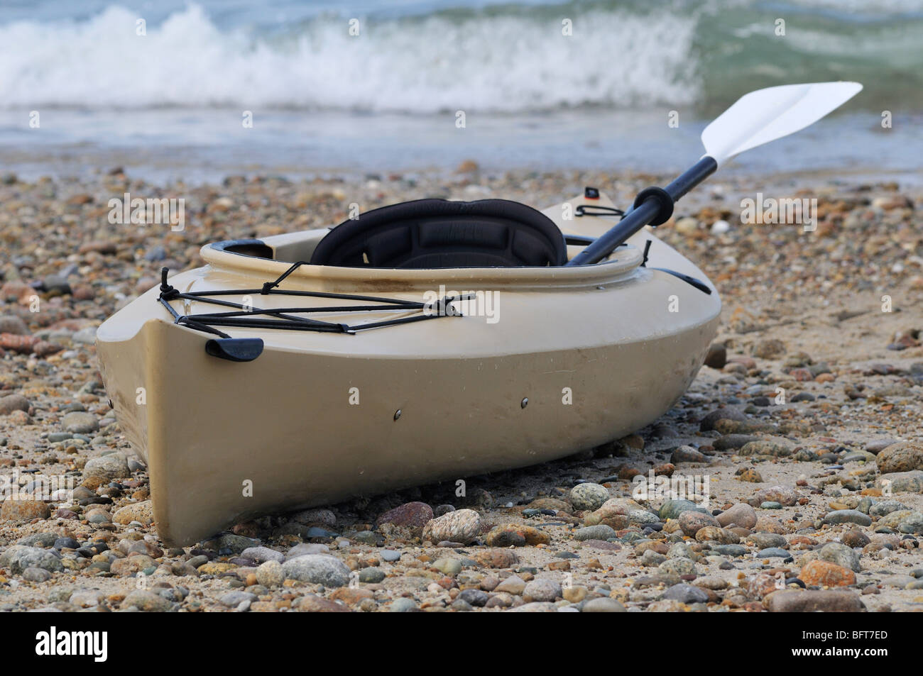 Lake kayaking images hi-res stock photography and images - Alamy