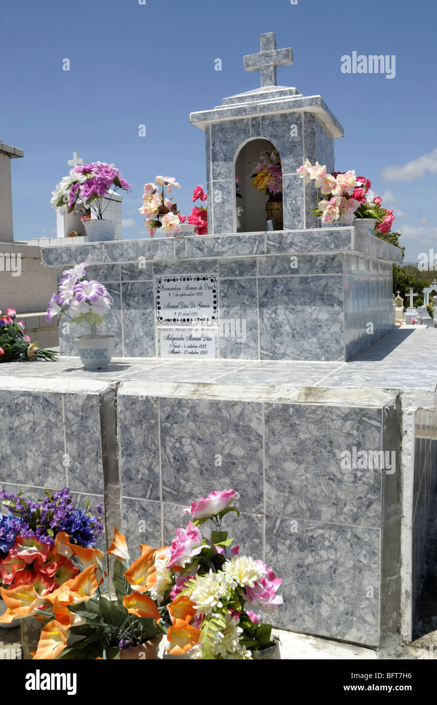 Countryside cemetery hi-res stock photography and images - Alamy