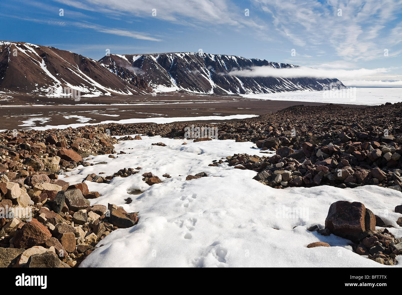 Winter harbour arctic canada hi-res stock photography and images - Alamy