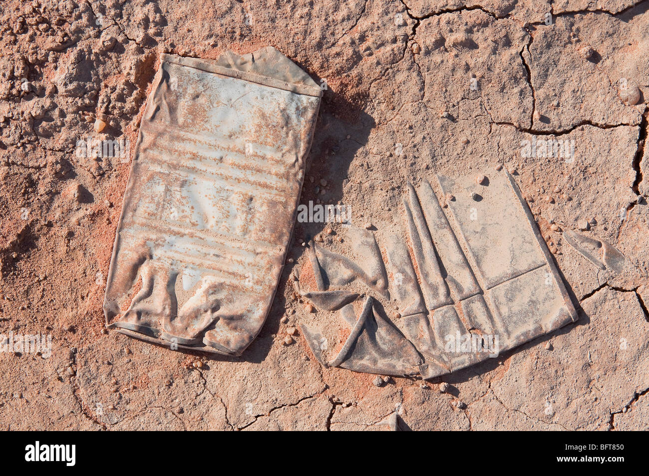 Flatten earth hi-res stock photography and images - Alamy