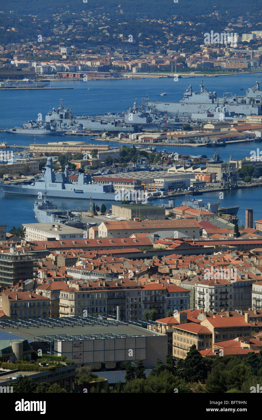 Harbour overview hi-res stock photography and images - Alamy