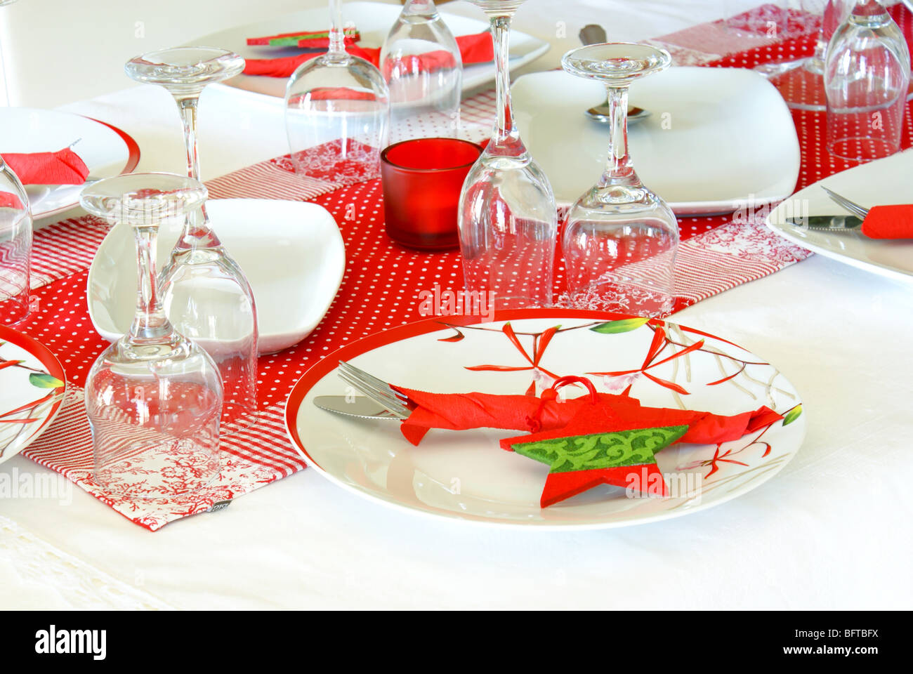 Christmas table set Stock Photo - Alamy