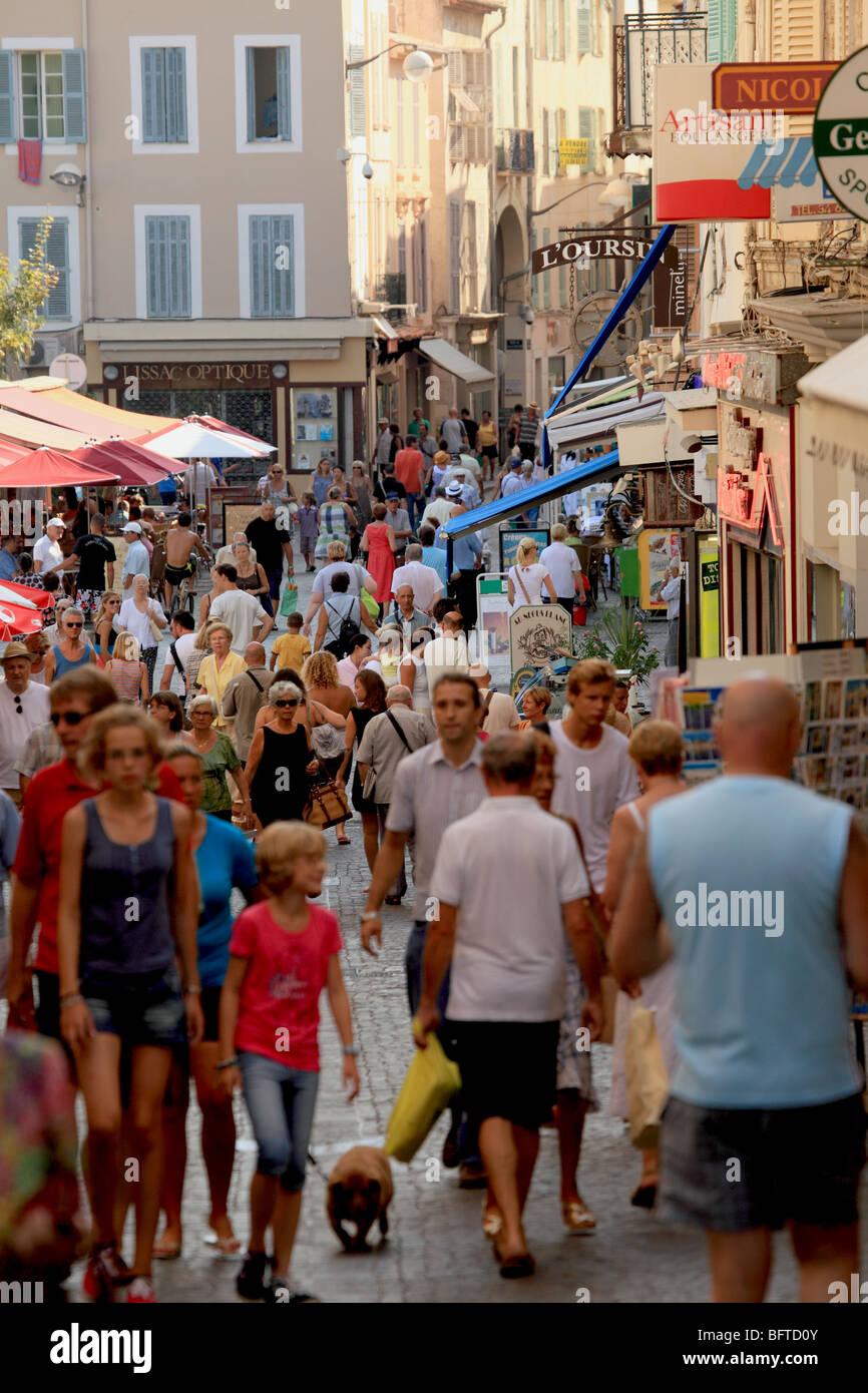 Crowded street in hi-res stock photography and images - Alamy