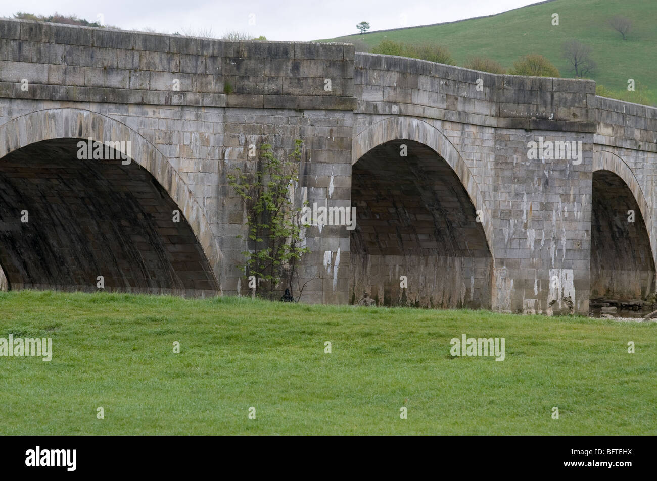 Burnsall bridge hi-res stock photography and images - Alamy