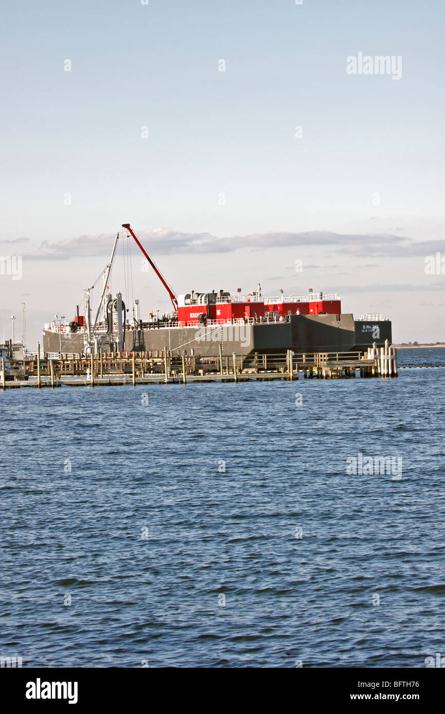 Fuel tanker barge High Resolution Stock Photography and Images - Alamy