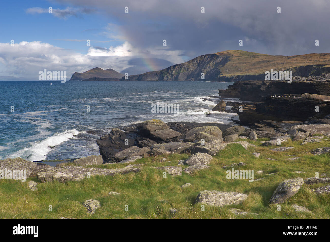 Irish coastal scene hi-res stock photography and images - Alamy