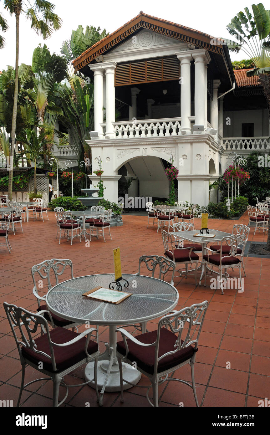 Raffles courtyard hi-res stock photography and images - Alamy