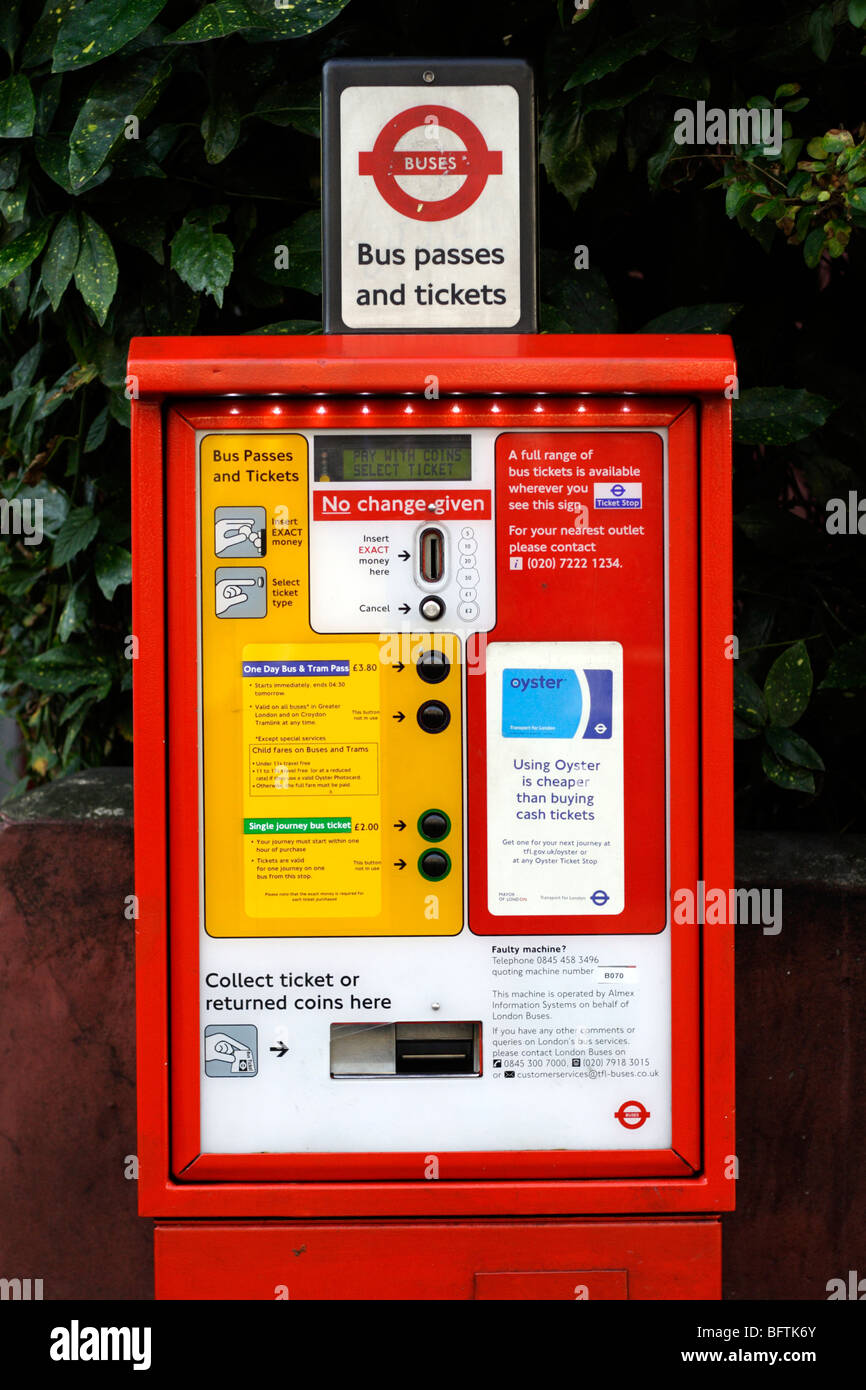 Oyster ticket machine hi-res stock photography and images - Alamy