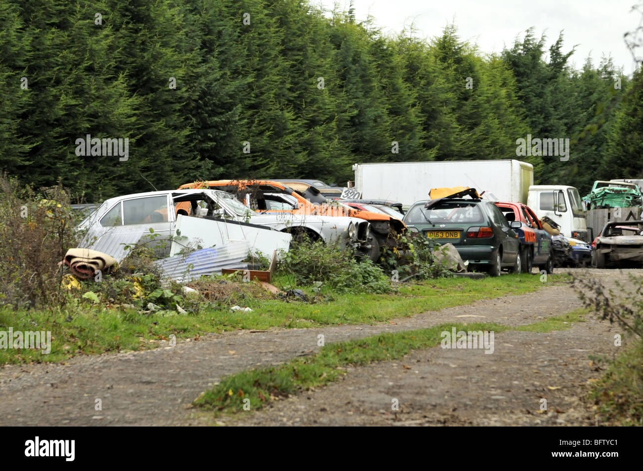 Car scrap yard uk hi-res stock photography and images - Alamy