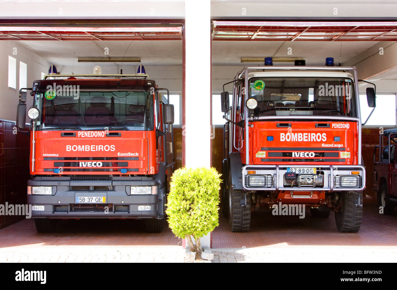 Portugal fire trucks hi-res stock photography and images - Alamy