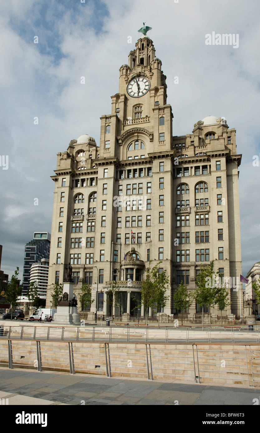 Liver Building, Pier Head, Liverpool Stock Photo - Alamy
