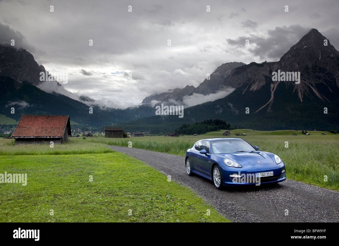 Porsche panamera hi-res stock photography and images - Alamy