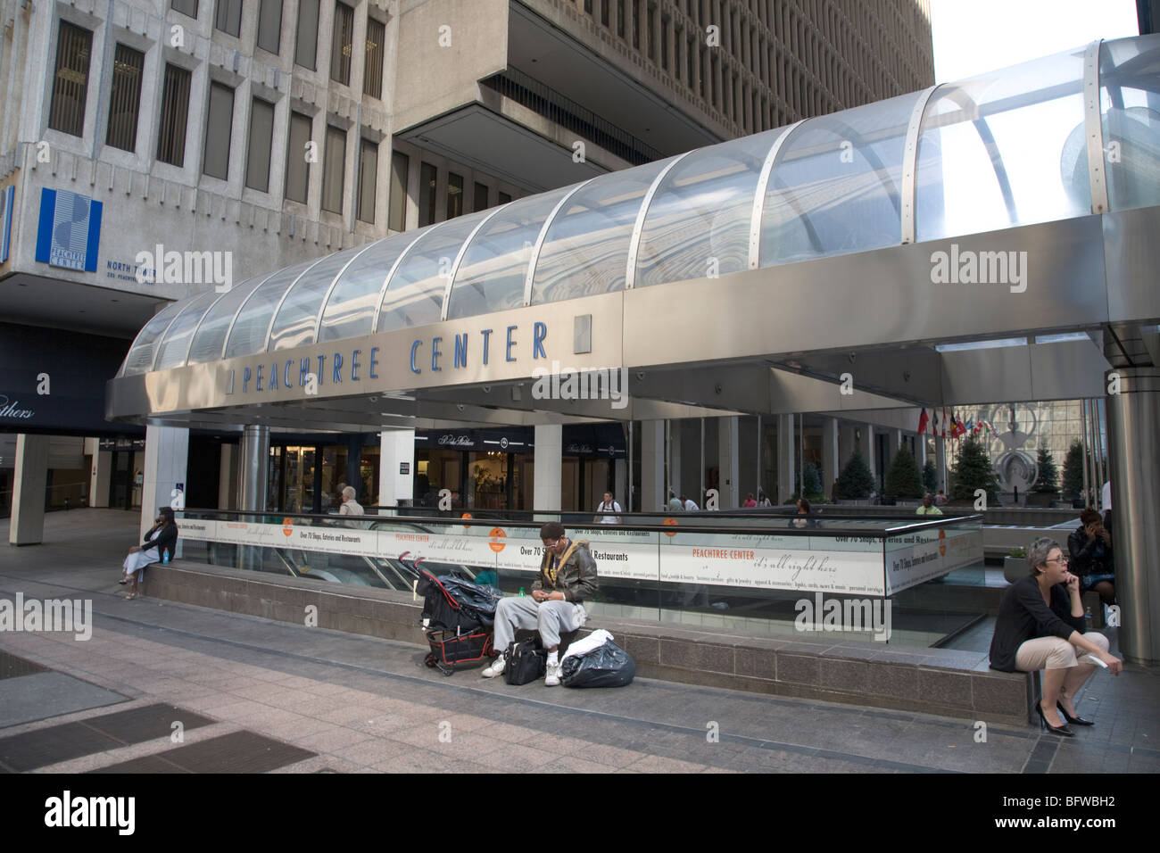 Peachtree Shopping Center Atlanta Stock Photo - Alamy