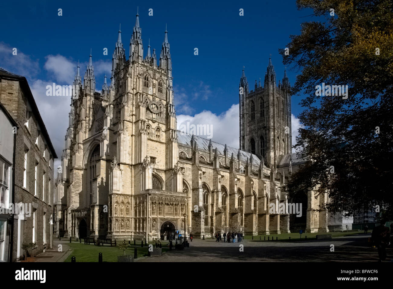 Canterbury cathedral bell harry tower hi-res stock photography and ...